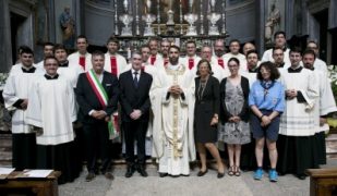 GALLERY: A Grignasco la prima messa di don Matteo Balzano