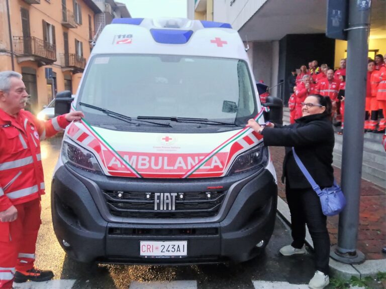 Croce rossa di Borgosesia inaugura due nuovi mezzi donati da benefattori Croce rossa di Borgosesia inaugura due nuovi mezzi donati da benefattori